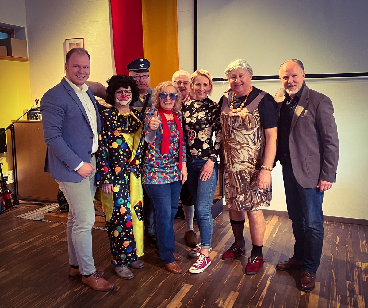 Pensionisden Fasching mit Rock'n Roll Star "Elvis Presley" - Aktuelles ...